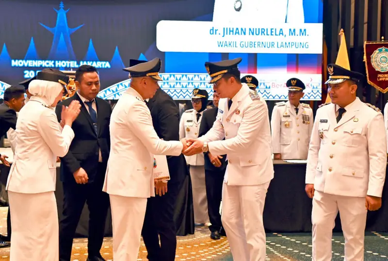 Usai Dilantik Presiden, Radityo Egi Pratama-M. Syaiful Anwar Ikuti ...