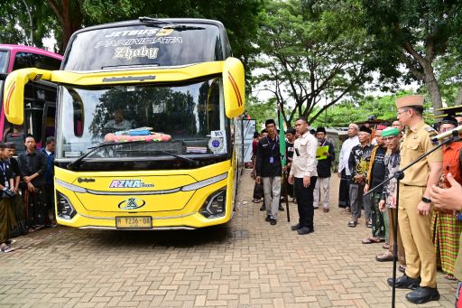 Radityo Egi Pratama Lepas Ribuan Santri Lampung ke Lirboyo Kediri ...